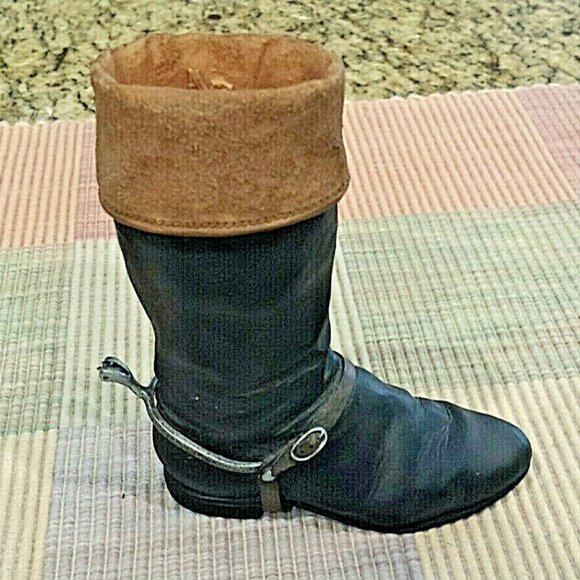 Just The Right Shoe | Accents | Just The Right Shoe By Raine Willitts ...